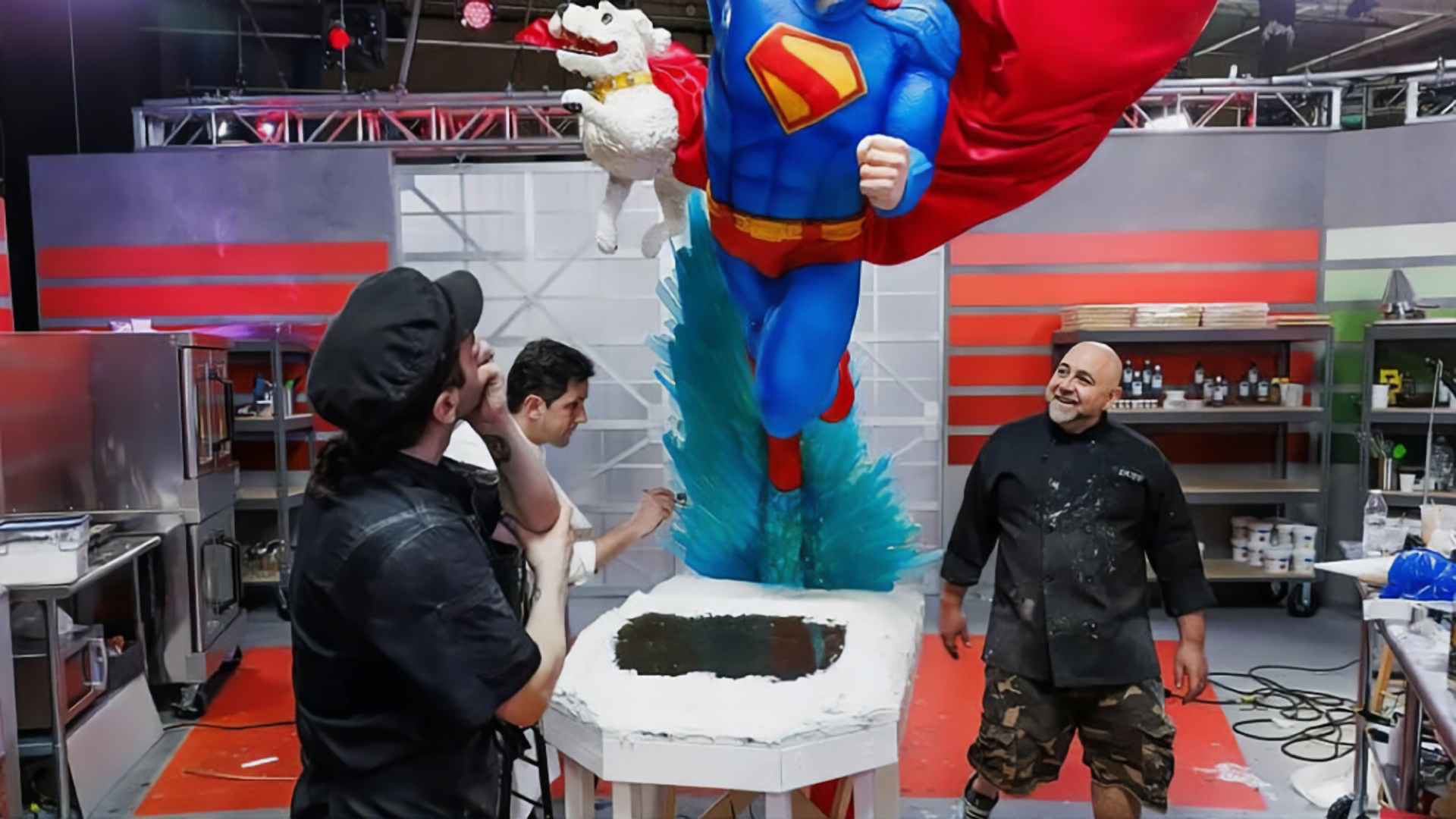 Chef Henderson Gonzalez Dives Deep on Super Mega Cakes Showdown with ...