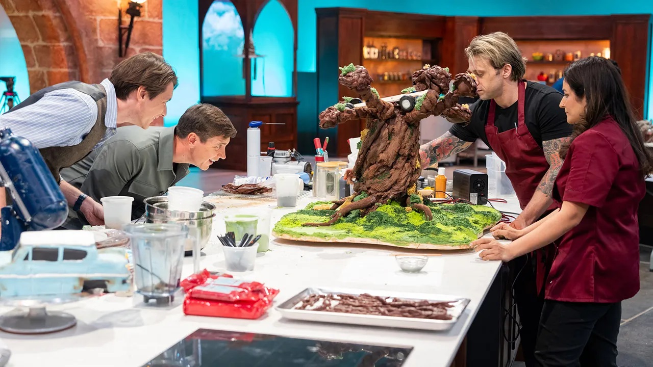 Food Network's Harry Potter: Wizards of Baking Kicks Off Holiday ...